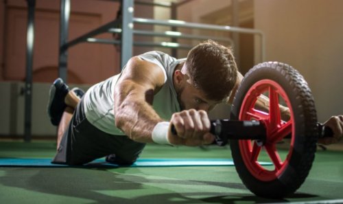 Benefícios de treinar com a roda abdominal - Sou Fitness