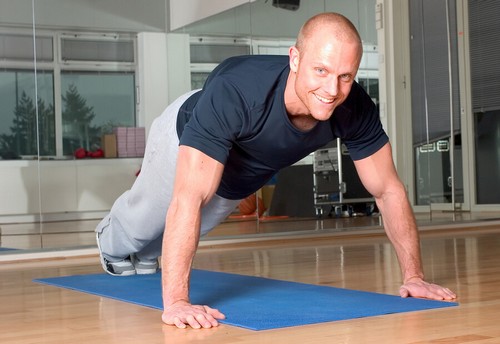 8 dicas para fazer flexões corretamente - Sou Fitness